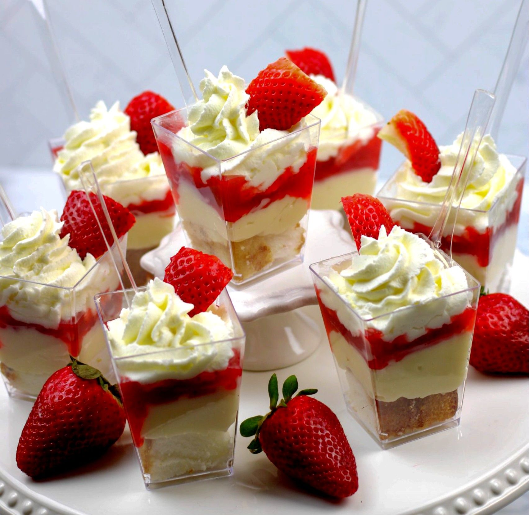 Strawberry Shortcake Shooters - Easy DIY Recipes