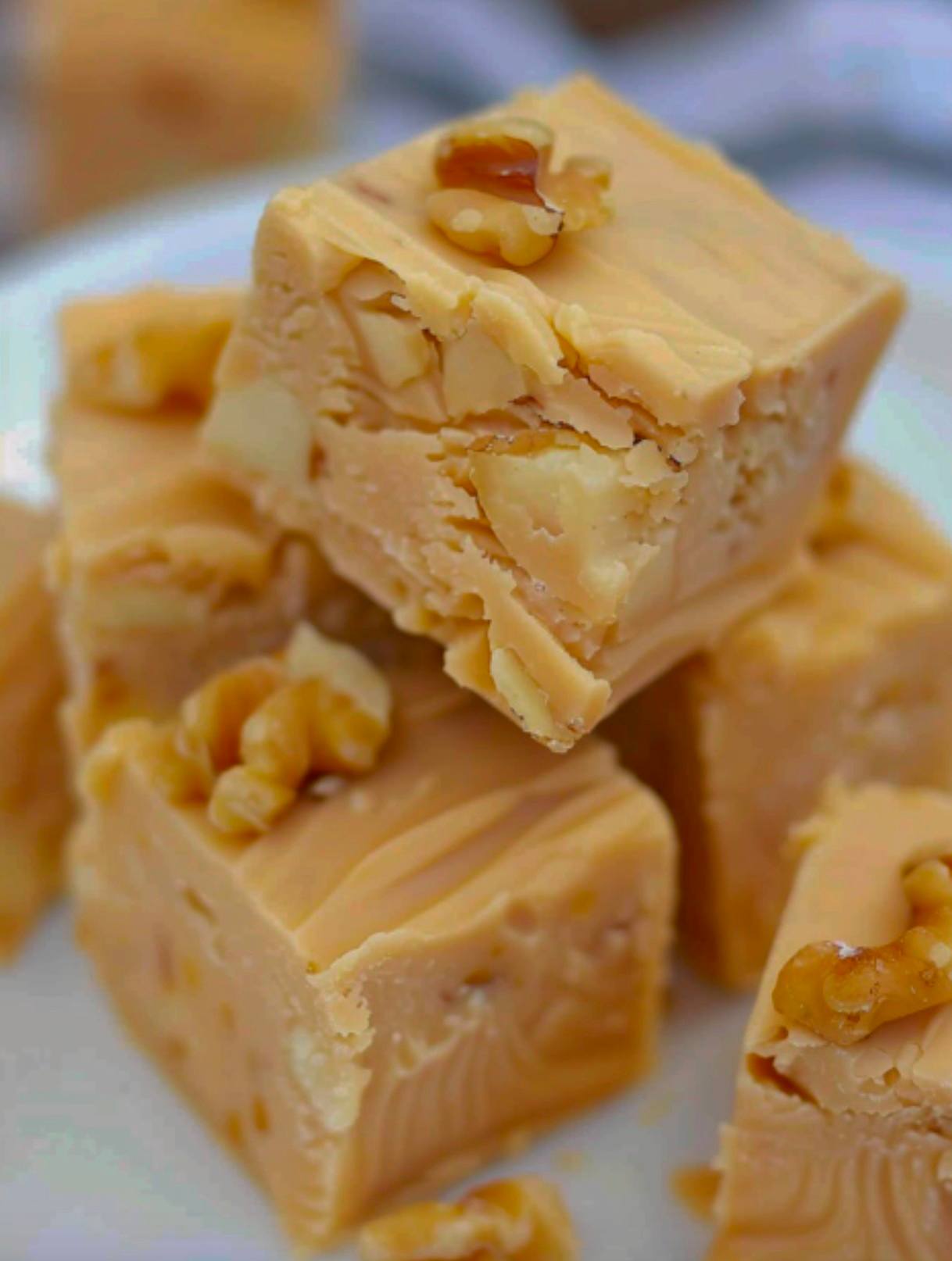 Penuche Fudge - Easy DIY Recipes