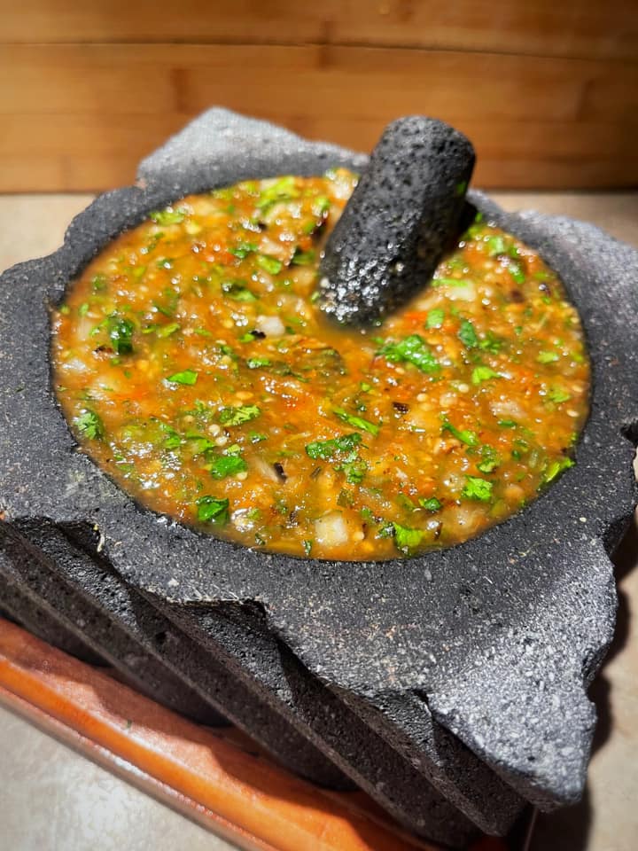 Salsa De Molcajete Picosa Easy Diy Recipes