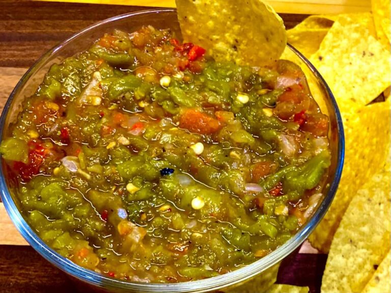Roasted Hatch Green Chile Salsa - Easy DIY Recipes