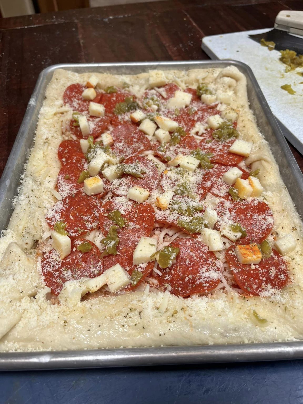 Hatch Green Chile Cheese Stuffed Crust Pizza - Easy DIY Recipes