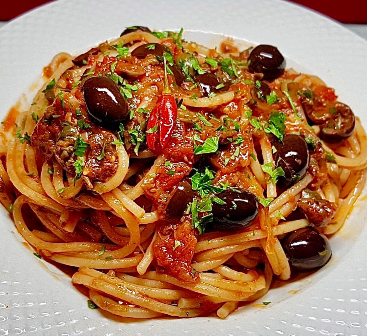 Spaghetti Alla Puttanesca Recipe - Easy DIY Recipes