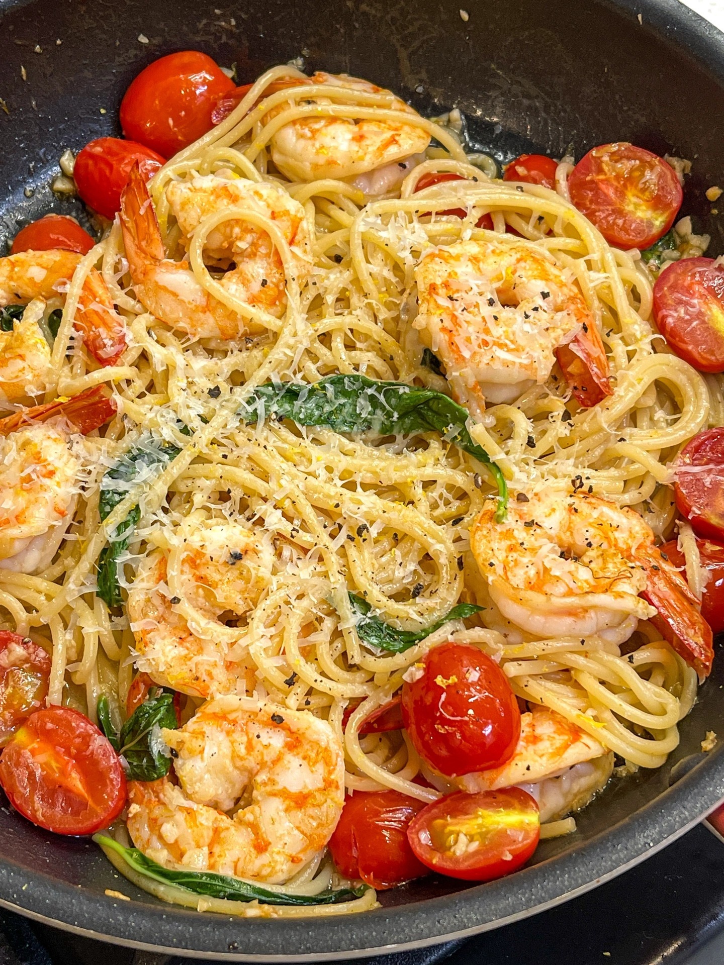 Spaghetti With Prawns And Garlic And Lemon - Easy DIY Recipes