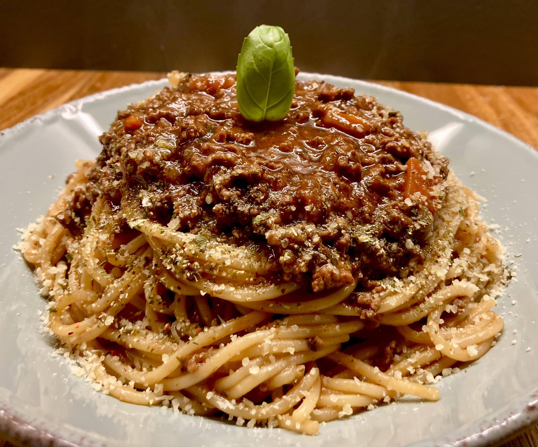 Spaghetti al Ragu - Easy DIY Recipes