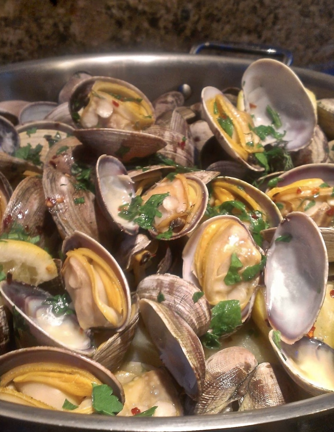 Steamed Manila Clams - Easy DIY Recipes