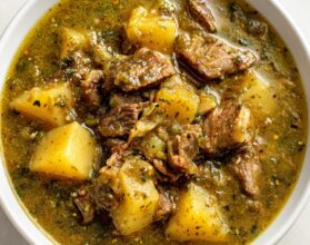 Golden, Crispy Skillet Potatoes with Caramelized Onions - Easy DIY Recipes